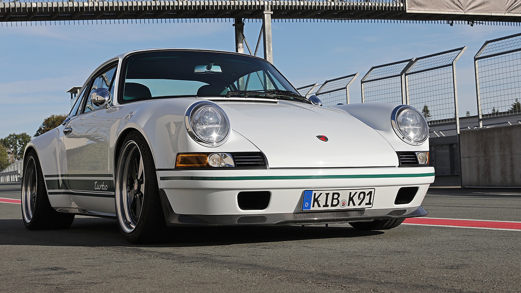 Porsche 911 als Restomod: Kaege Retro Turbo 993 mit bis zu 510 PS ...