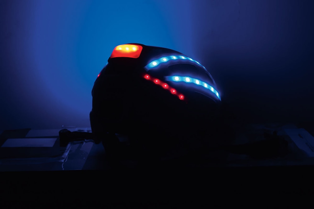 Fahrradhelm-Test: 8 Fahrradhelme mit Licht im Test (2021) - AUTO BILD