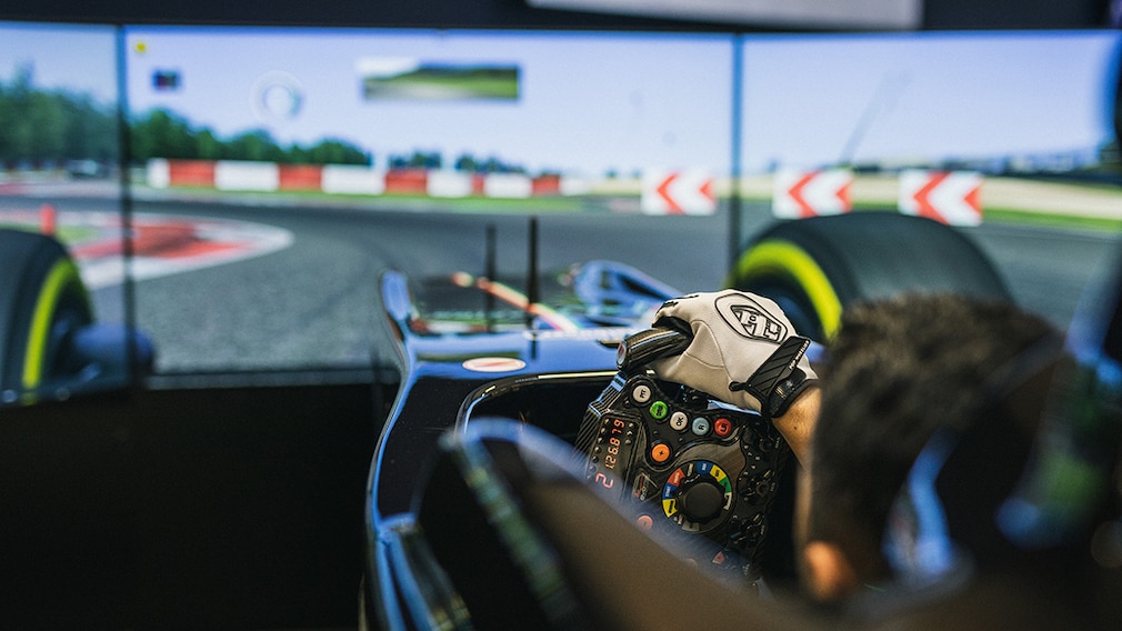 Racing Unleashed Runde zwei: Simracing im Hightech-Simulator - AUTO BILD