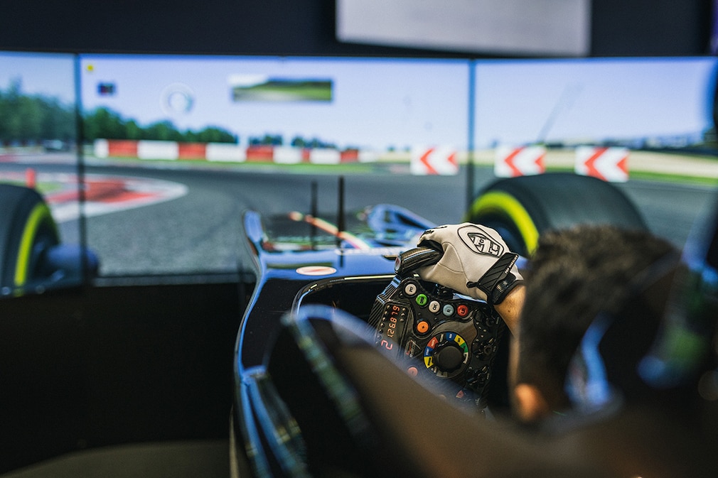 Racing Unleashed: Livestream! Simrace mit F1-Rennern - AUTO BILD