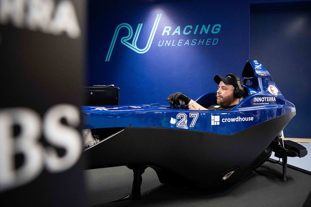 Racing Unleashed Silverstone: Ex-Williams-Simracer auf dem Podest ...