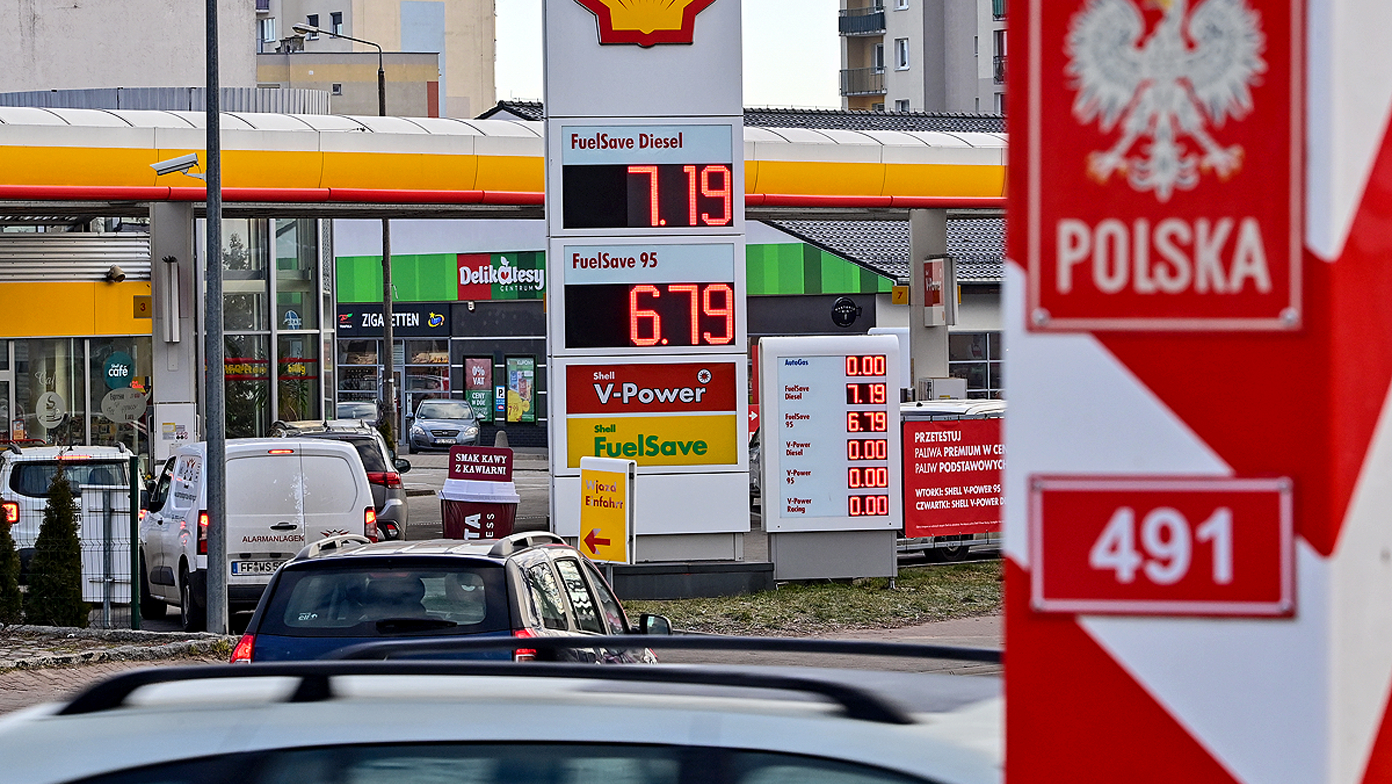 Spritpreis Wann Lohnt Sich Zum Tanken Die Fahrt Ins Nachbarland Spritpreis Wann Lohnt Sich Zum Tanken Die Fahrt Ins Nachbarland