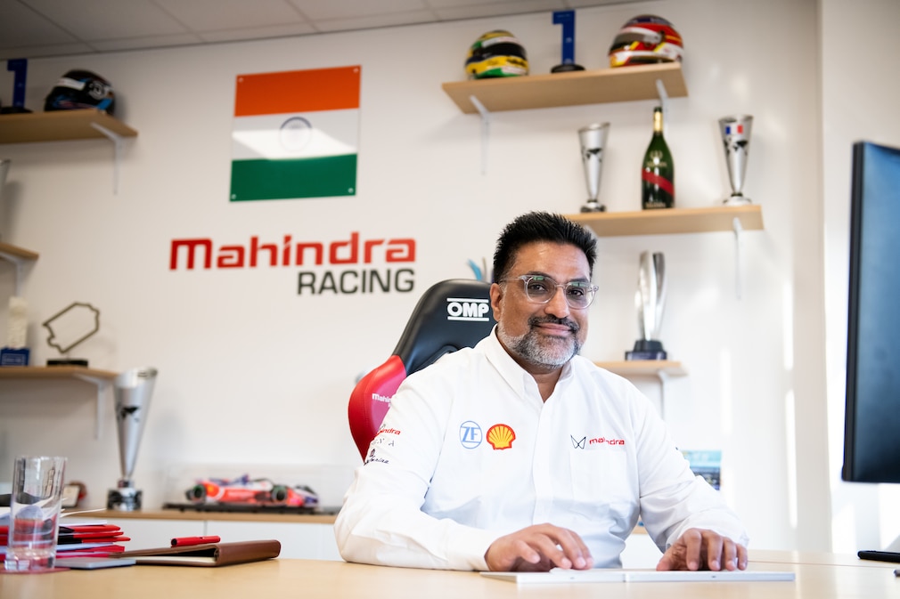 Die Zukunft trifft die Vergangenheit des Motorsports - AUTO BILD