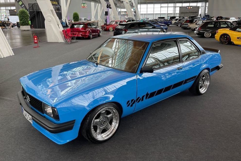 Opel Astra Hybrid: Tuning-Kur mit 80er-Jahre Motorsport-Stil - AUTO BILD