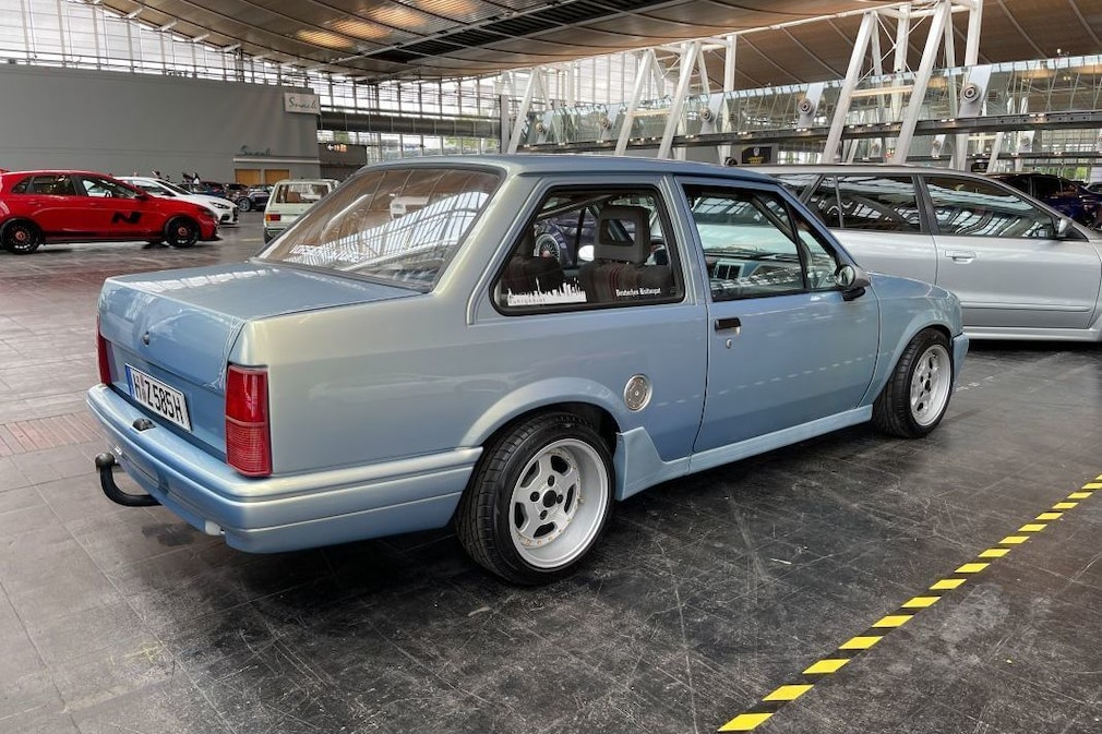 Opel Astra Hybrid: Tuning-Kur mit 80er-Jahre Motorsport-Stil - AUTO BILD