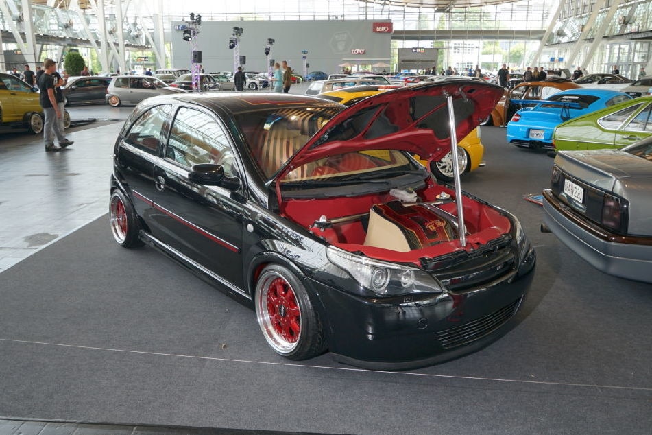 Opel Astra Hybrid: Tuning-Kur mit 80er-Jahre Motorsport-Stil - AUTO BILD