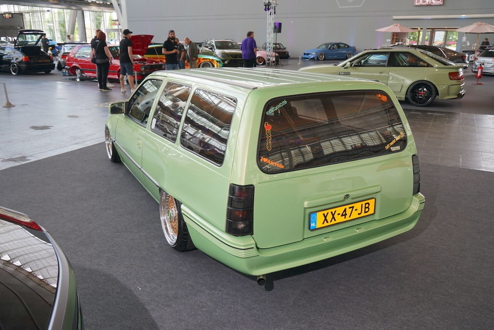 Opel Astra Hybrid: Tuning-Kur mit 80er-Jahre Motorsport-Stil - AUTO BILD