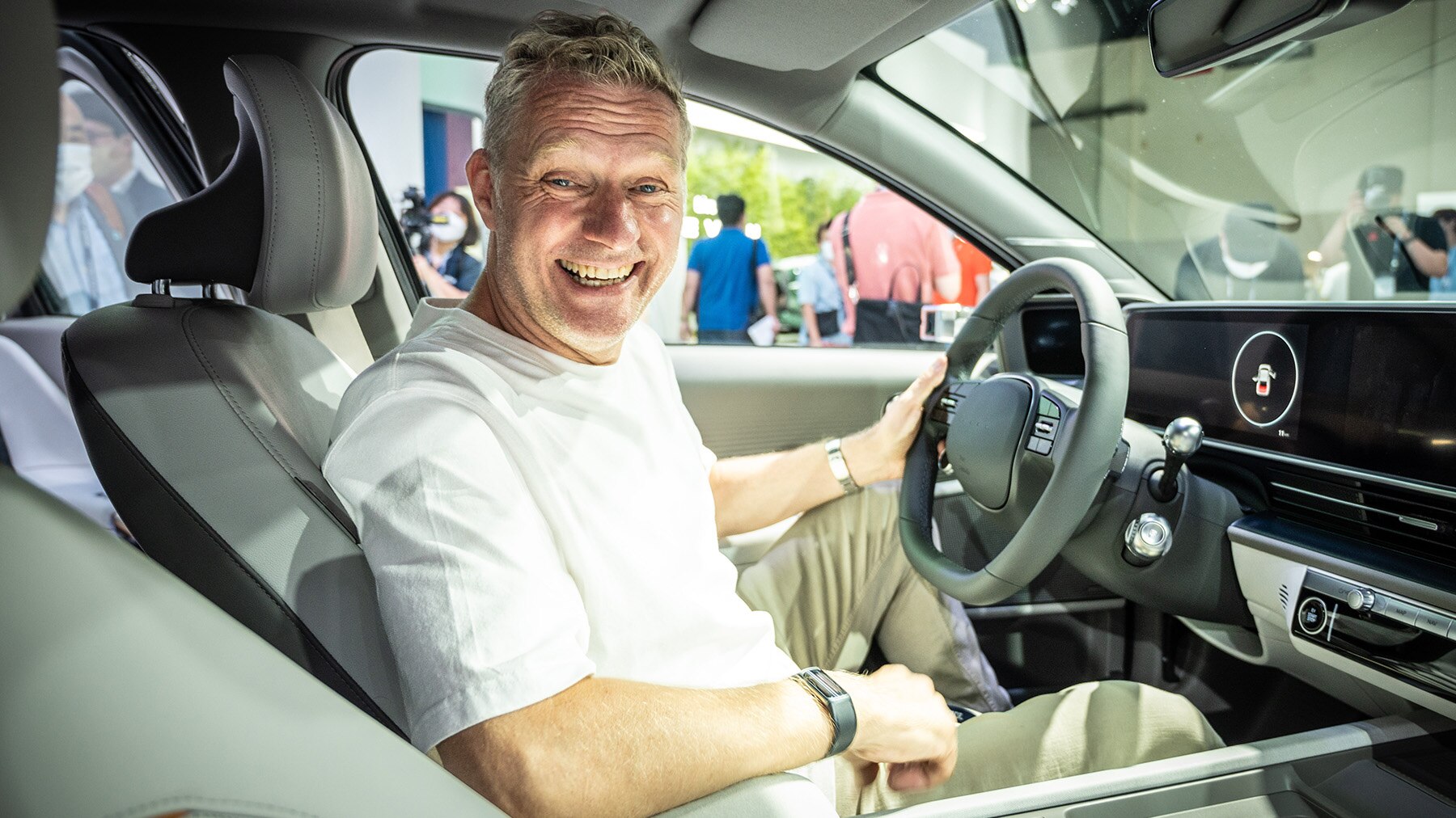 Der Weltdesigner Simon Loasby - AUTO BILD