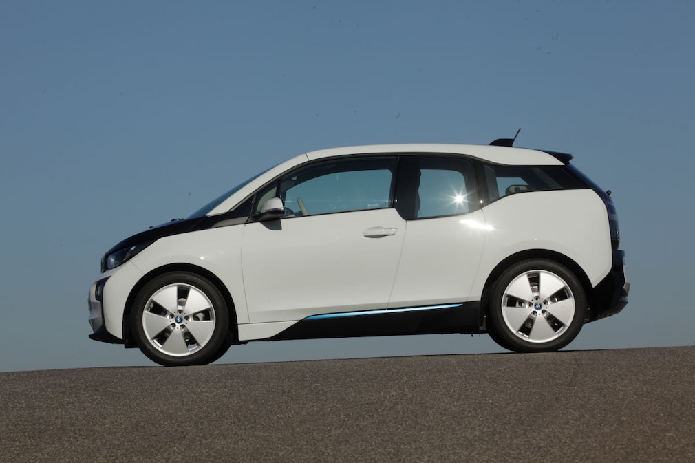 BMW i3, Tesla Model 3, VW ID.3: E-Autos im Gebrauchtwagen-Test - AUTO BILD