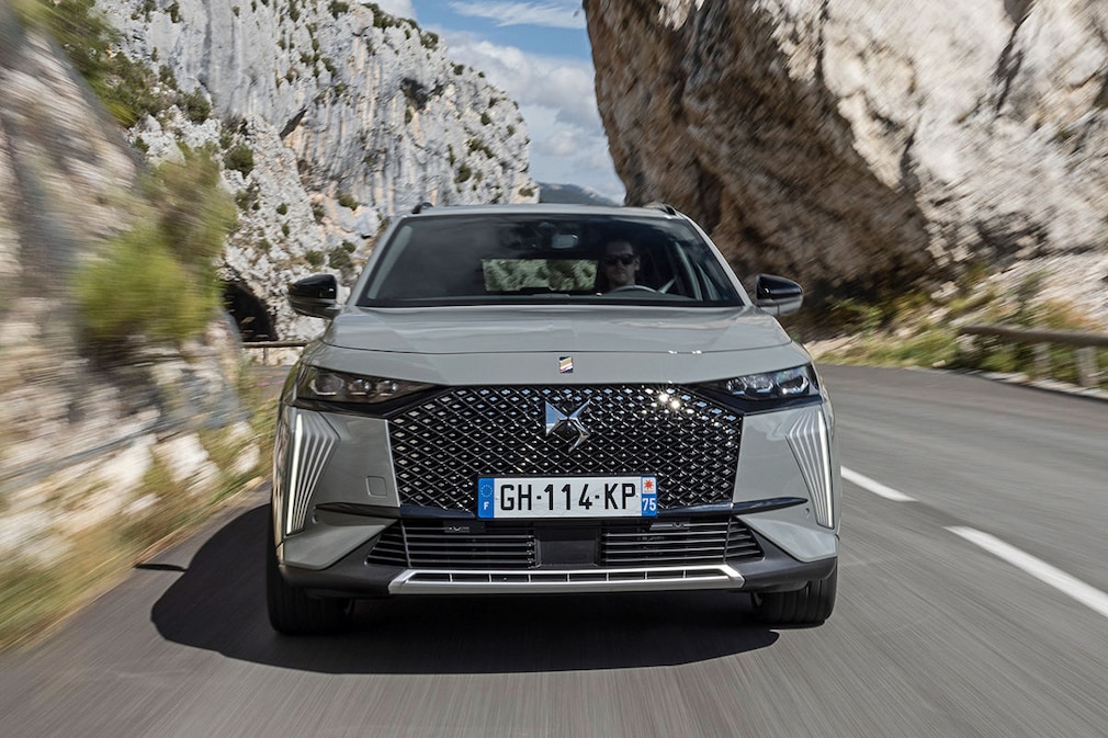 DS 7 E-Tense 4x4 360: die erste Fahrt im Hybrid-Sportmodell - AUTO BILD