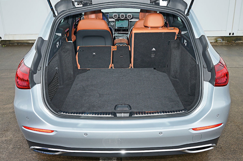 Mercedes C 220 T vs. Volvo V60 B4: Edel-Kombis im Vergleichstest - AUTO ...