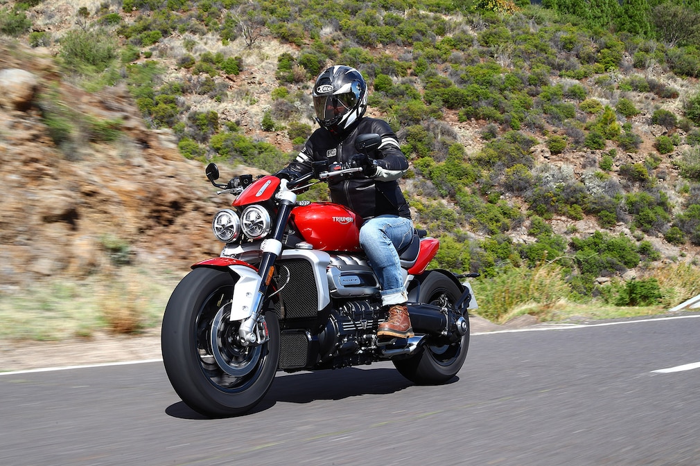 Cruiser und Roadster Kaufberatung: Bikes für puren Fahrspaß - AUTO BILD