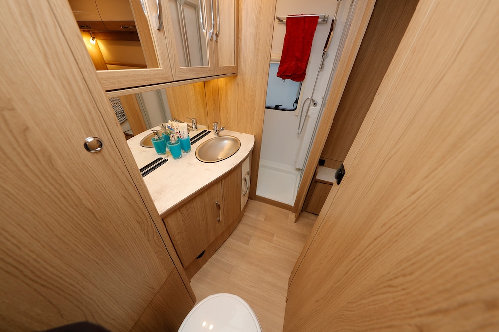 LMC Exquisite VIP 685: Ein exquisiter VIP-Lord - AUTO BILD