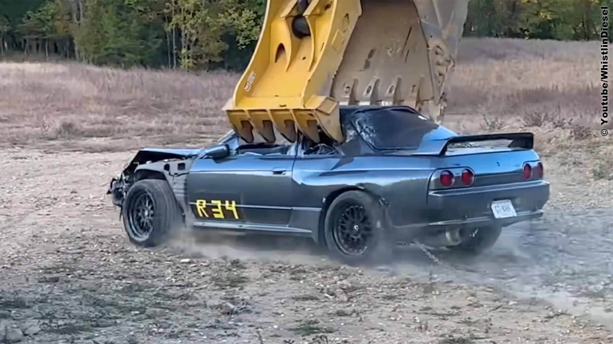 Wie im Film: Youtuber zerstört Nissan Skyline GT-R mit Bagger - AUTO BILD