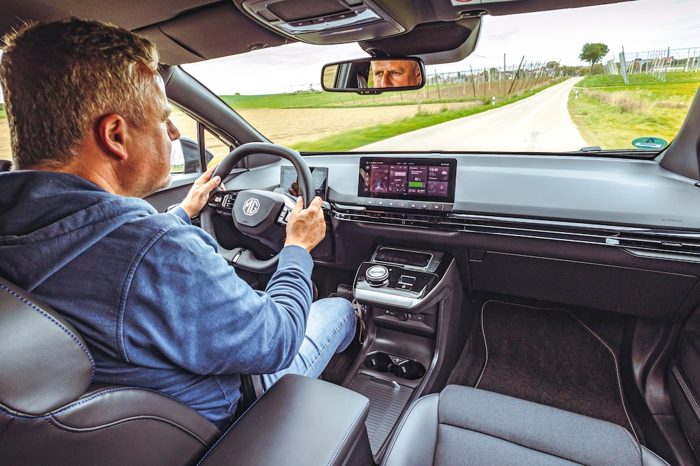MG4 Electric Luxury: der ID.3-Gegner im ersten Test - AUTO BILD