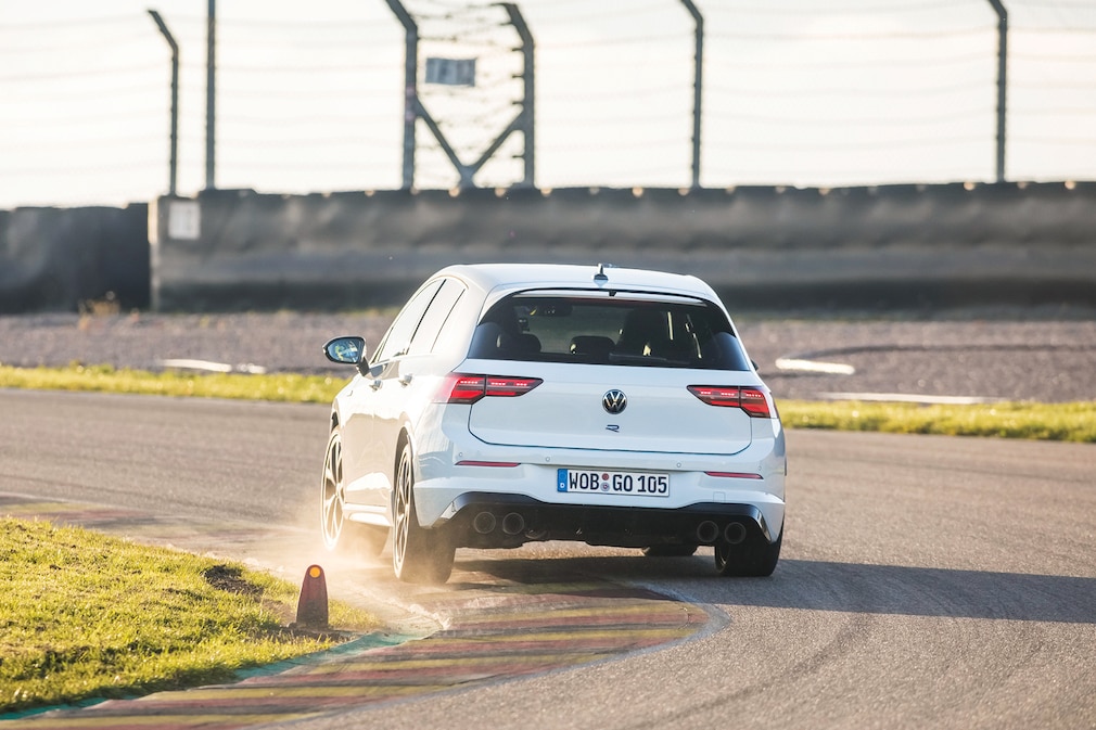 VW Golf R 20 Years im Supertest - AUTO BILD