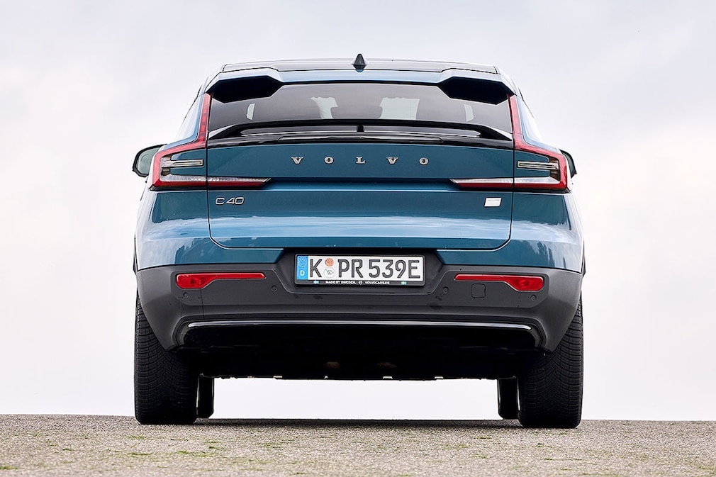 Audi Q4 e-tron vs. Volvo C40: schöne Elektro-SUV im Test - AUTO BILD