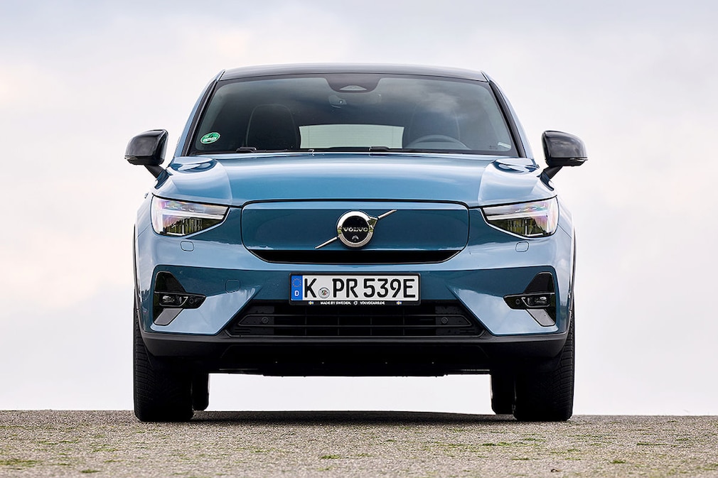 Audi Q4 e-tron vs. Volvo C40: schöne Elektro-SUV im Test - AUTO BILD