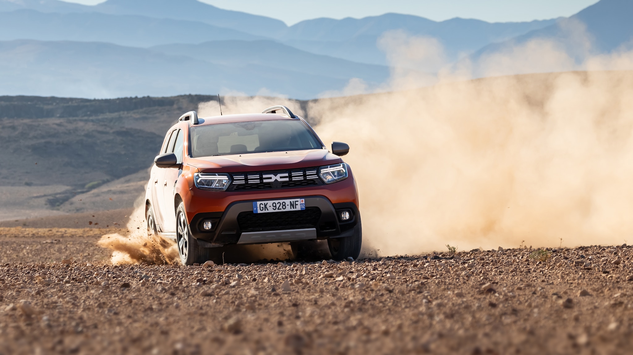 Dacia Duster: Offroad, Wüste, Facelift, neues Markengesicht - AUTO BILD