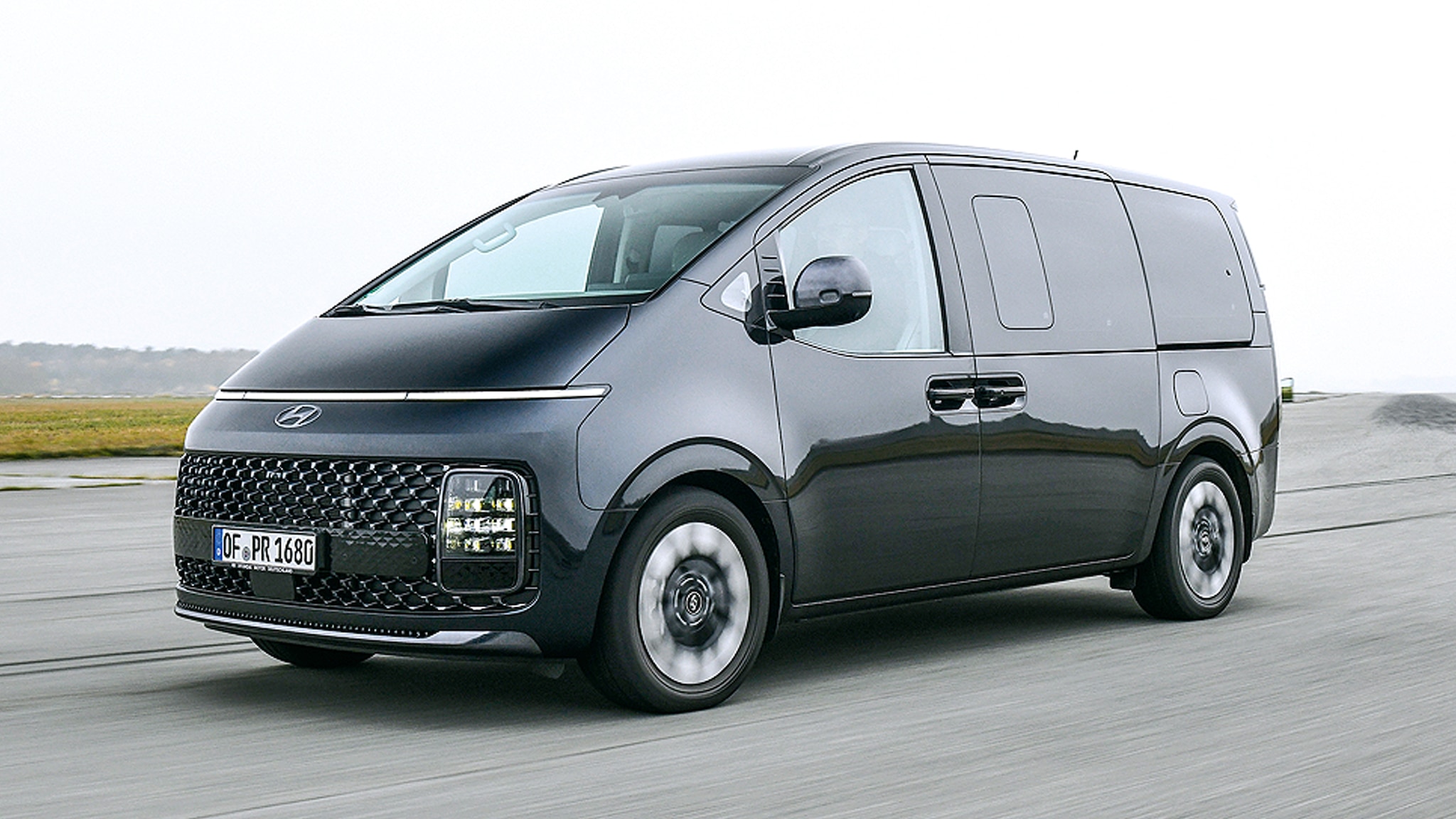 Hyundai Staria 2.2 CRDi: Der abgefahrene Van im Test - AUTO BILD