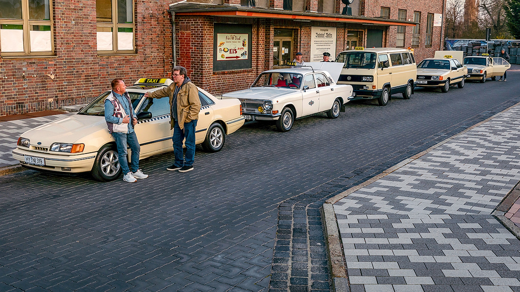 Taxi-Klassiker der Wendezeit: Berlin-Taxi, MB 190 D, Ford Scorpio ...