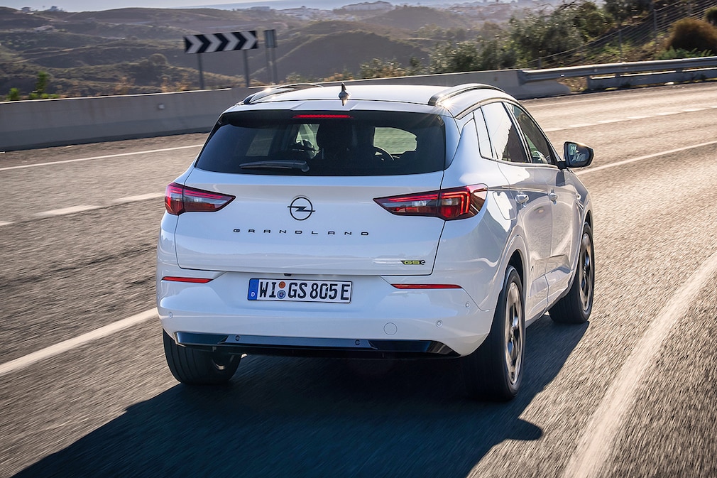 Opel Grandland GSe: Plug-in-Hybrid-SUV mit 300 PS im Test - AUTO BILD