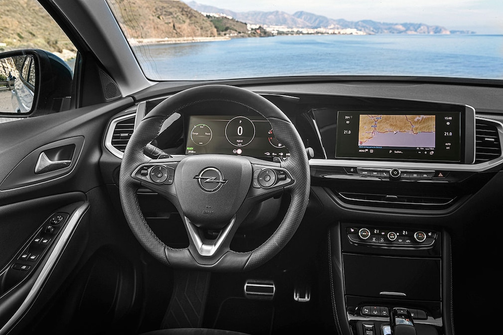 Opel Grandland GSe: Plug-in-Hybrid-SUV mit 300 PS im Test - AUTO BILD