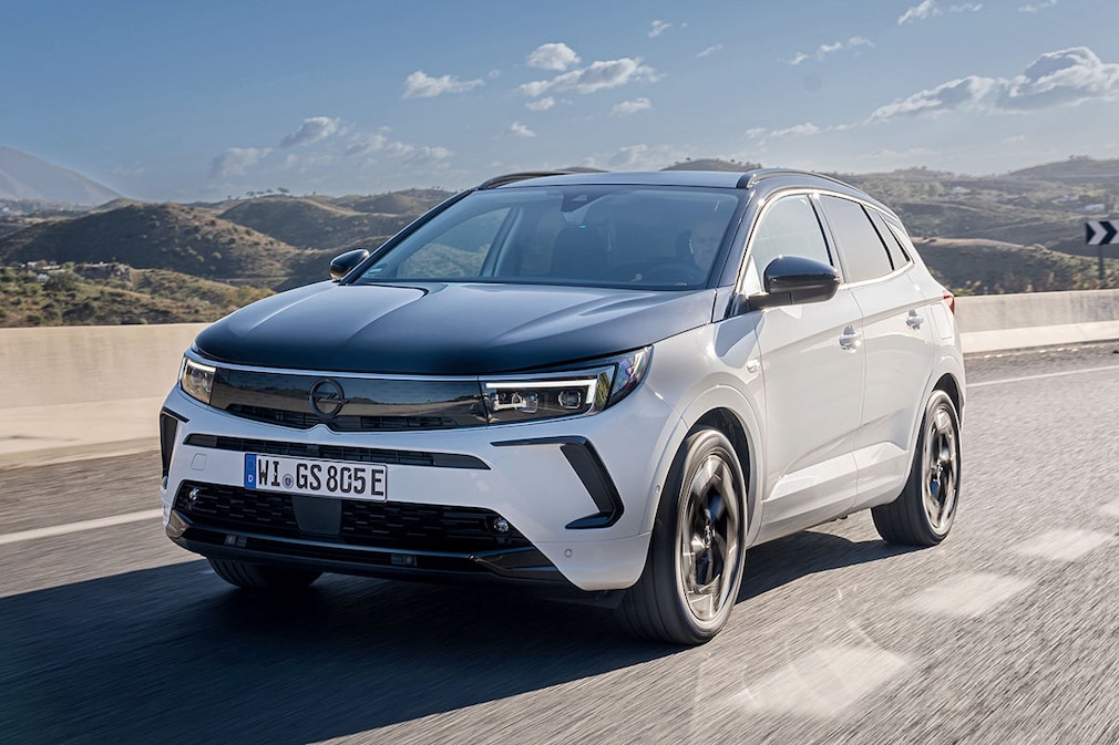 Opel Grandland GSe: Plug-in-Hybrid-SUV mit 300 PS im Test - AUTO BILD