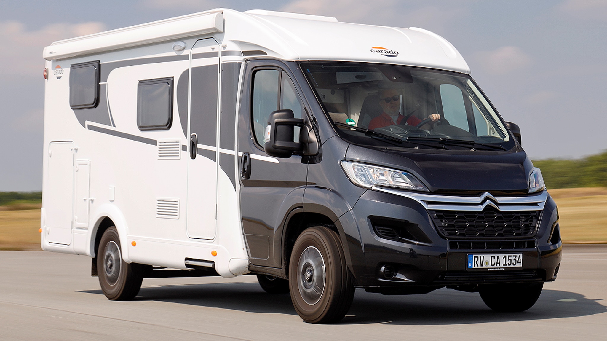 Carado V337 Edition 15: Wohnmobil-Test - AUTO BILD