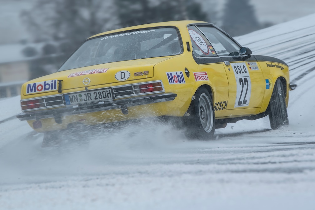 Opel Commodore GS/E: Walter Röhrl driftet die Zeit zurück - AUTO BILD