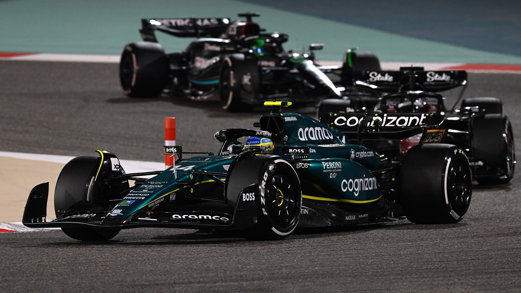 Formel 1 - Alonso Superstar: Old School-Manöver - AUTO BILD