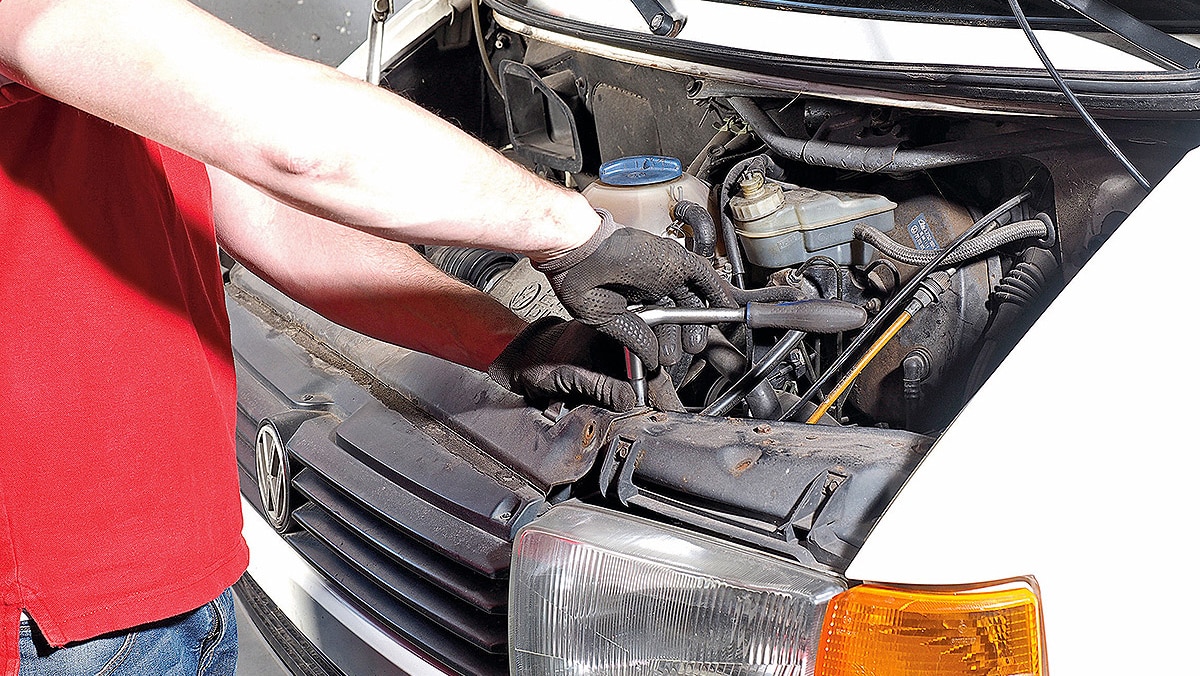 Am Auto werkeln – mehr als nur ein Hobby - AUTO BILD