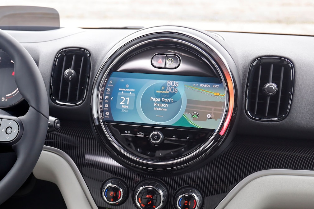 Mini Countryman vs. Suzuki S-Cross: kompakte Allrad-SUV im Test - AUTO BILD