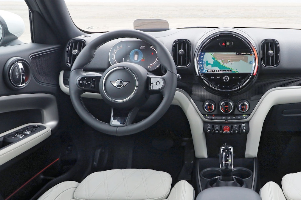 Mini Countryman vs. Suzuki S-Cross: kompakte Allrad-SUV im Test - AUTO BILD