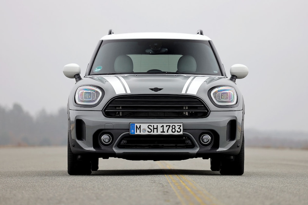 Mini Countryman vs. Suzuki S-Cross: kompakte Allrad-SUV im Test - AUTO BILD