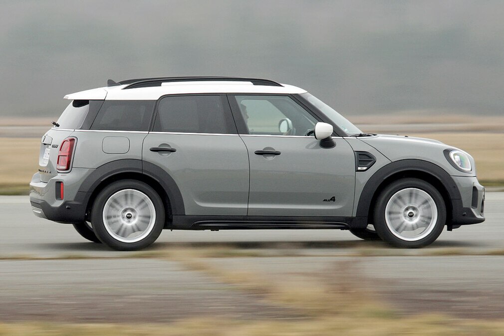 Mini Countryman vs. Suzuki S-Cross: kompakte Allrad-SUV im Test - AUTO BILD