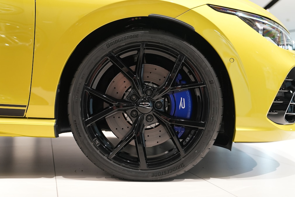 VW Golf R 333: Deshalb kommt dieser Golf mit Echtheitszertifikat - AUTO ...