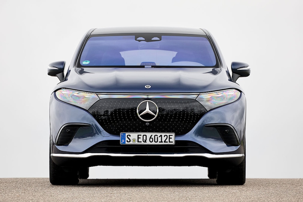 BMW iX M60 vs. Mercedes EQS 580: zwei Elektro-SUV im Test - AUTO BILD