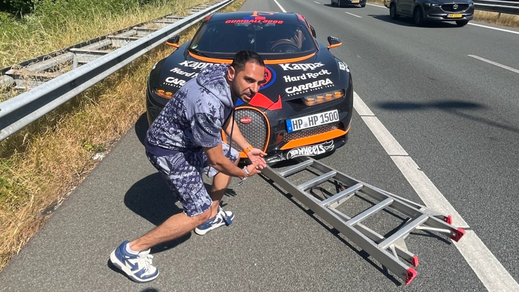 Bugatti Chiron: Teurer Crash mit Leiter beim Gumball 3000 - AUTO BILD