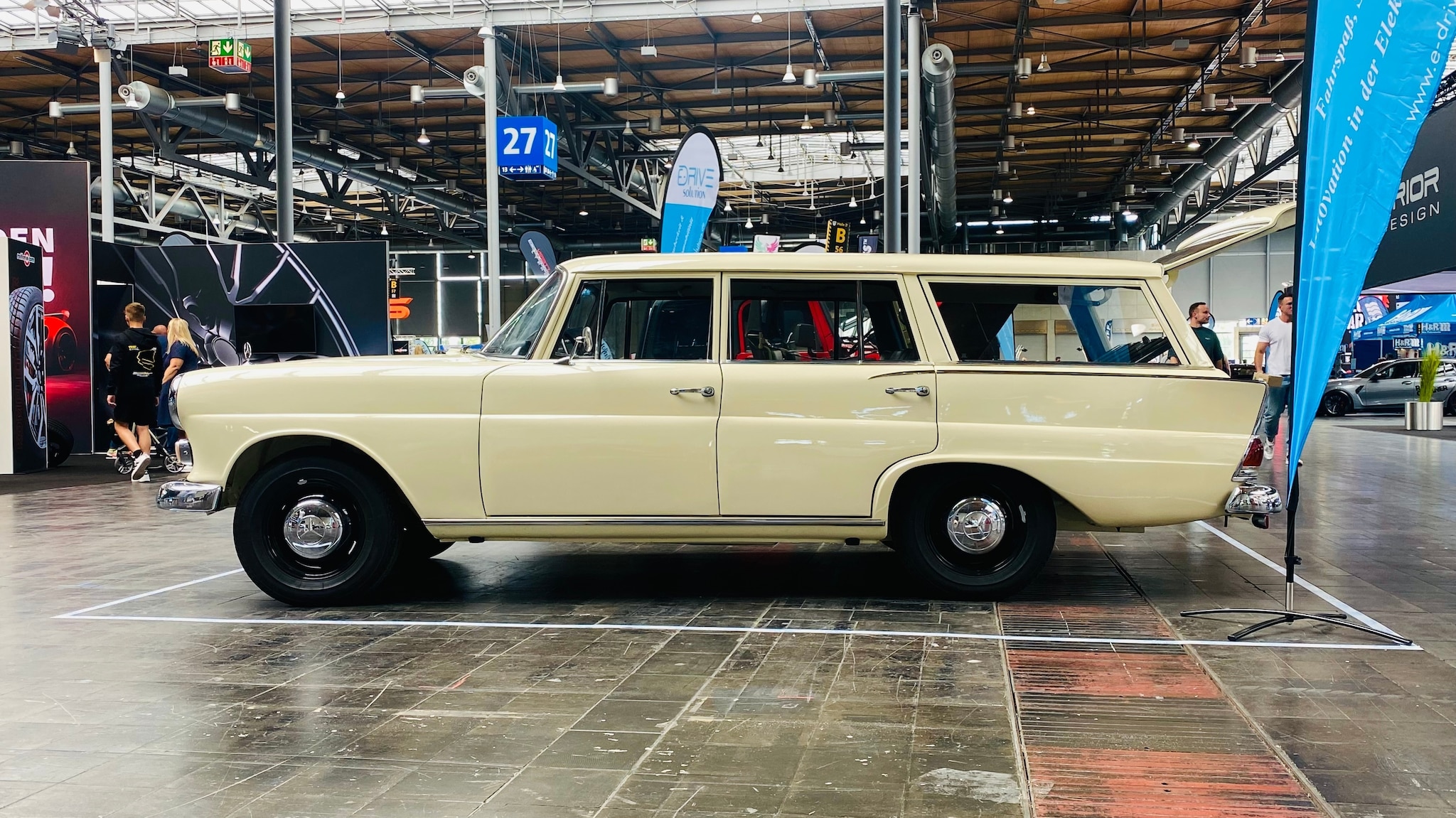Mercedes Benz W110 200D Universal mit Elektroantrieb - AUTO BILD