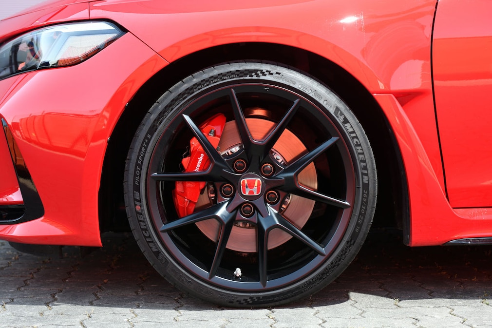 Civic Type R vs. Golf R Perfomrance: Kompaktsportler im Test - AUTO BILD