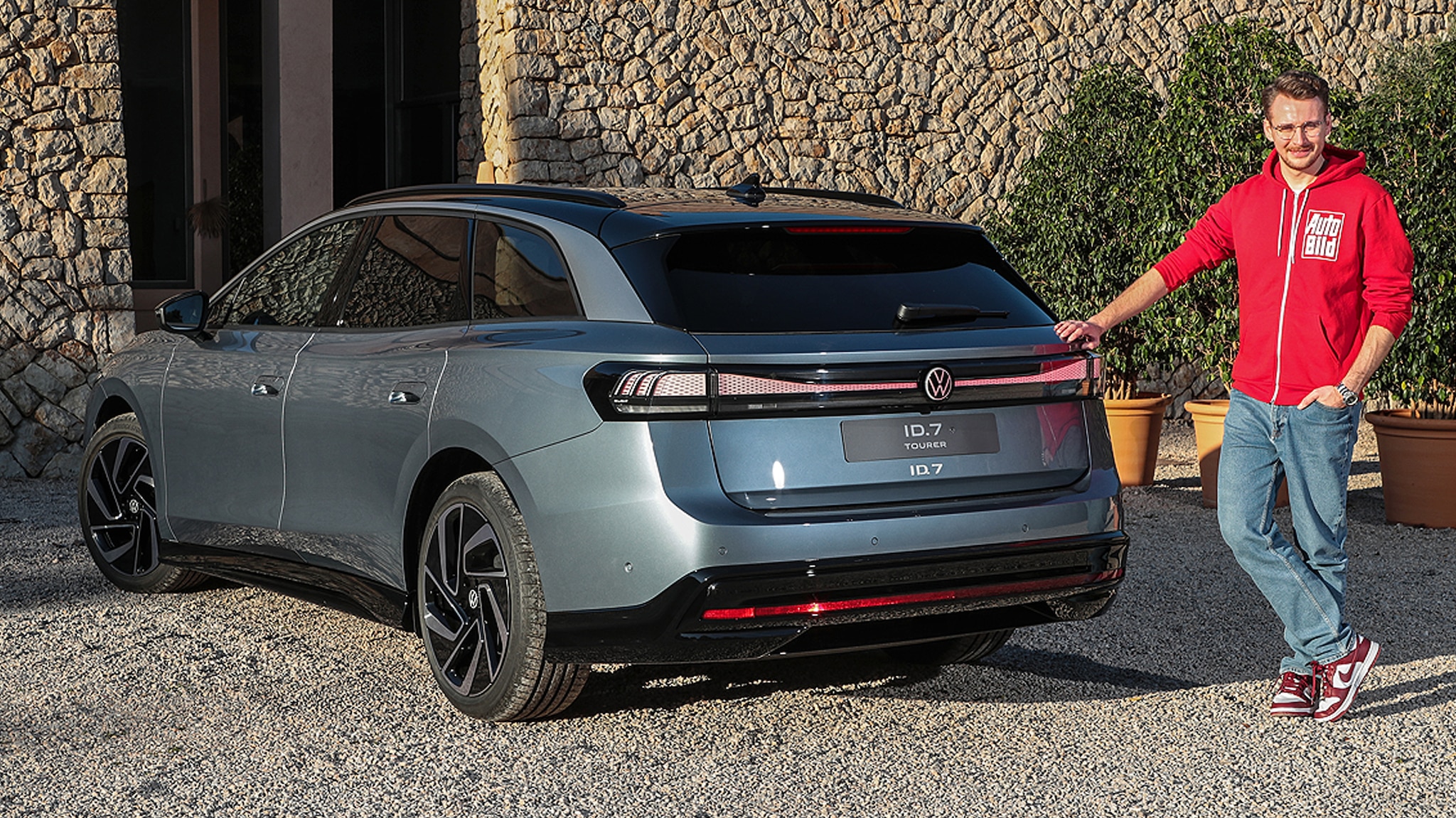 VW ID.7 Tourer ist der erste Elektro-Kombi der Wolfsburger - AUTO BILD