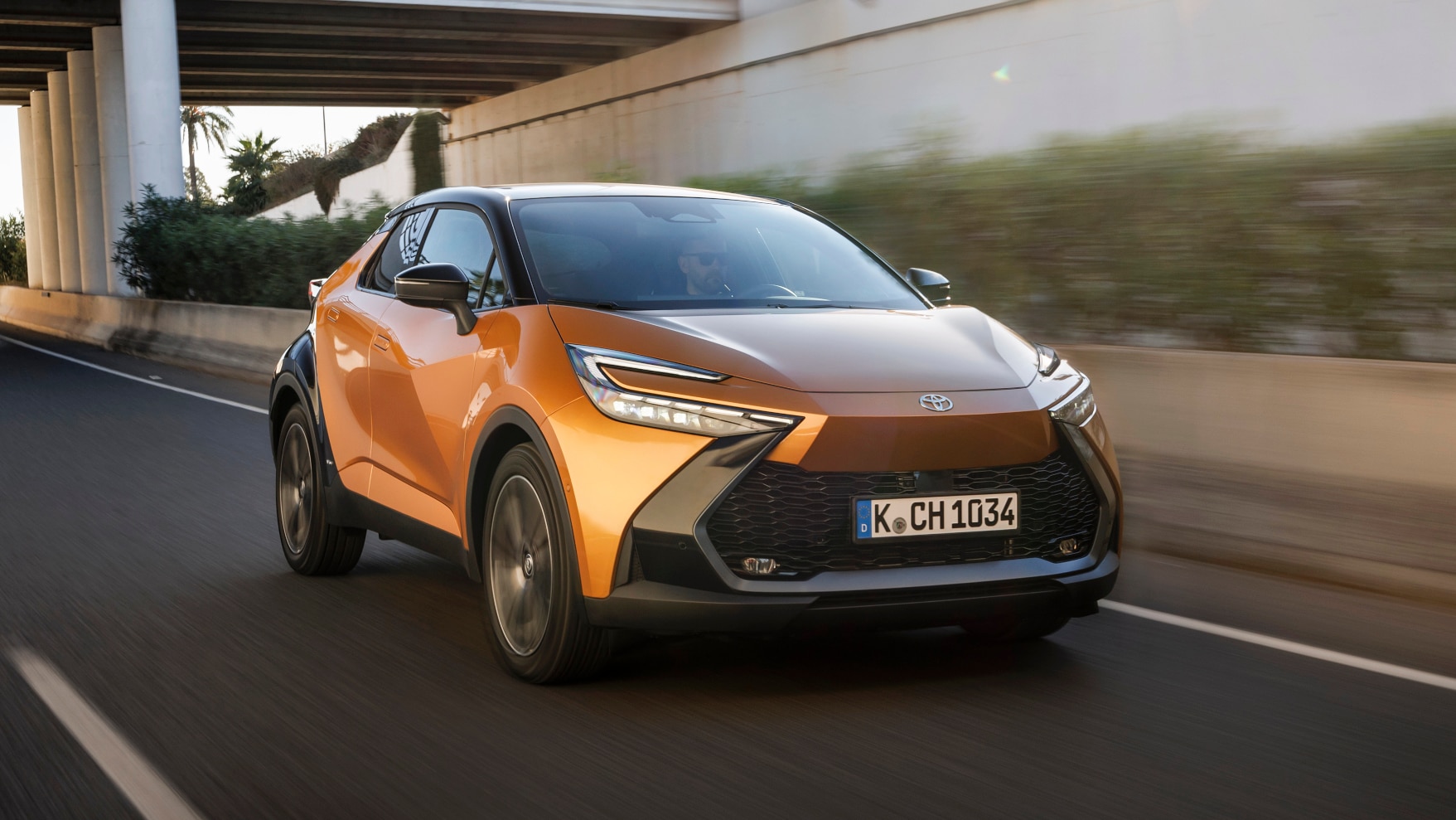 Neuer Toyota C-HR: So fährt der Plug-in-Hybrid mit 223 PS - AUTO BILD