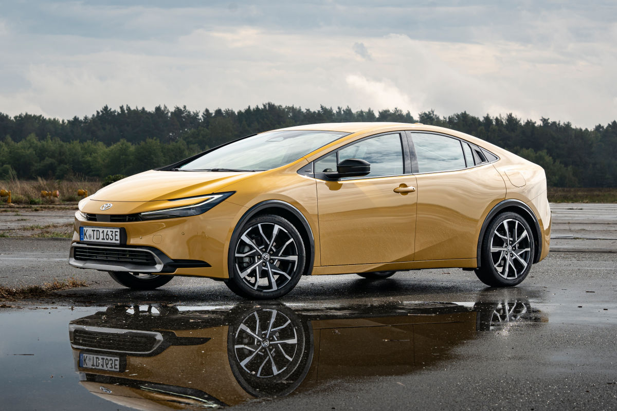 Toyota Prius Plug in Hybrid Test AUTO BILD