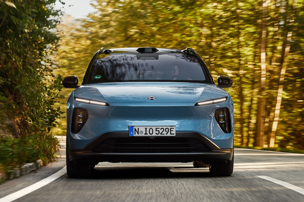 Nio EL6: erste Fahrt im großen Elektro-SUV aus China - AUTO BILD
