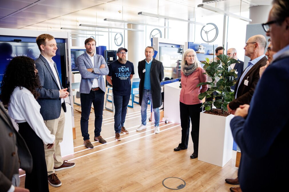 Zu Besuch bei O2: Hoch hinaus - AUTO BILD