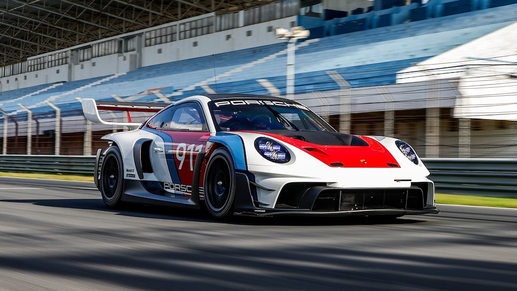 Sitzprobe im Porsche 911 GT3 R rennsport - AUTO BILD