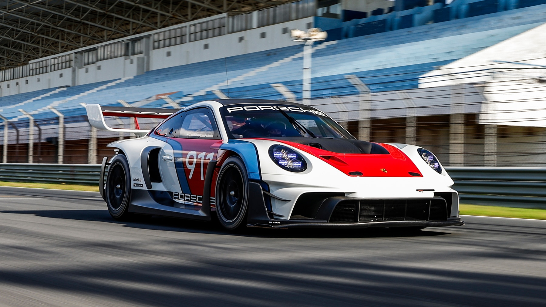 Sitzprobe im Porsche 911 GT3 R rennsport - AUTO BILD