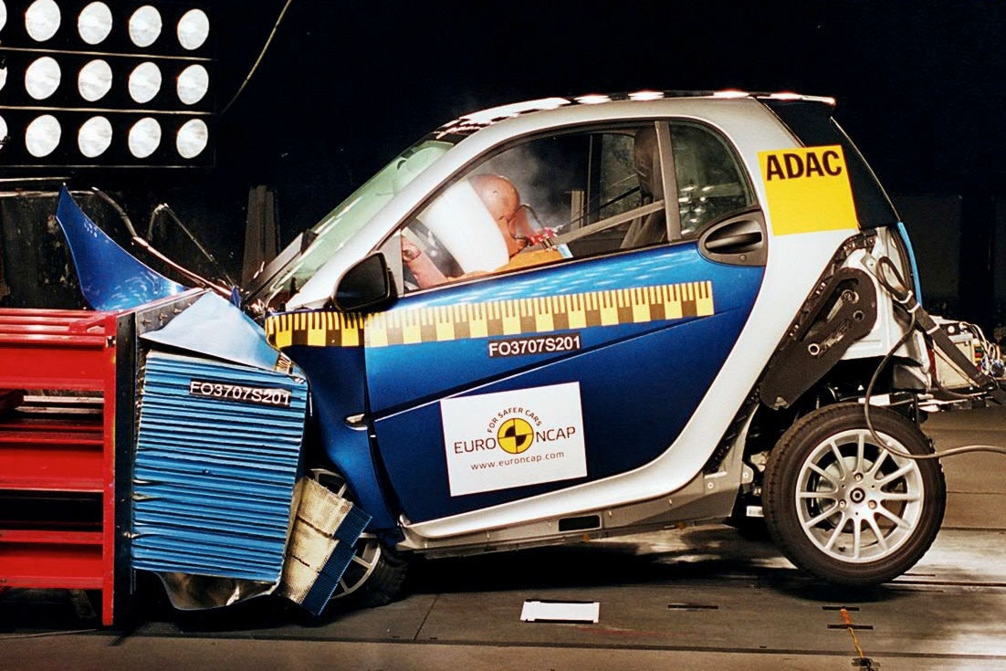 Crashtest Smart fortwo - AUTO BILD