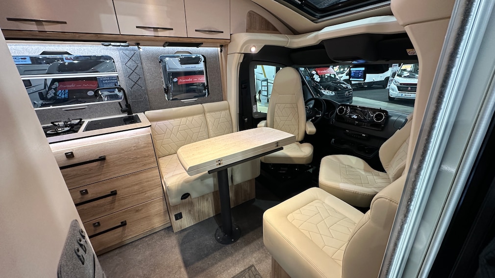 Eura zeigt auf der CMT den Offroad-Camper Xtura 686 EF - AUTO BILD